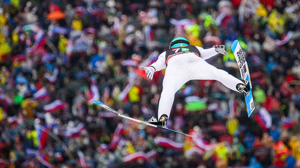 Prevc firma il nuovo record di "volo": salto da 254,5 metri a Planica