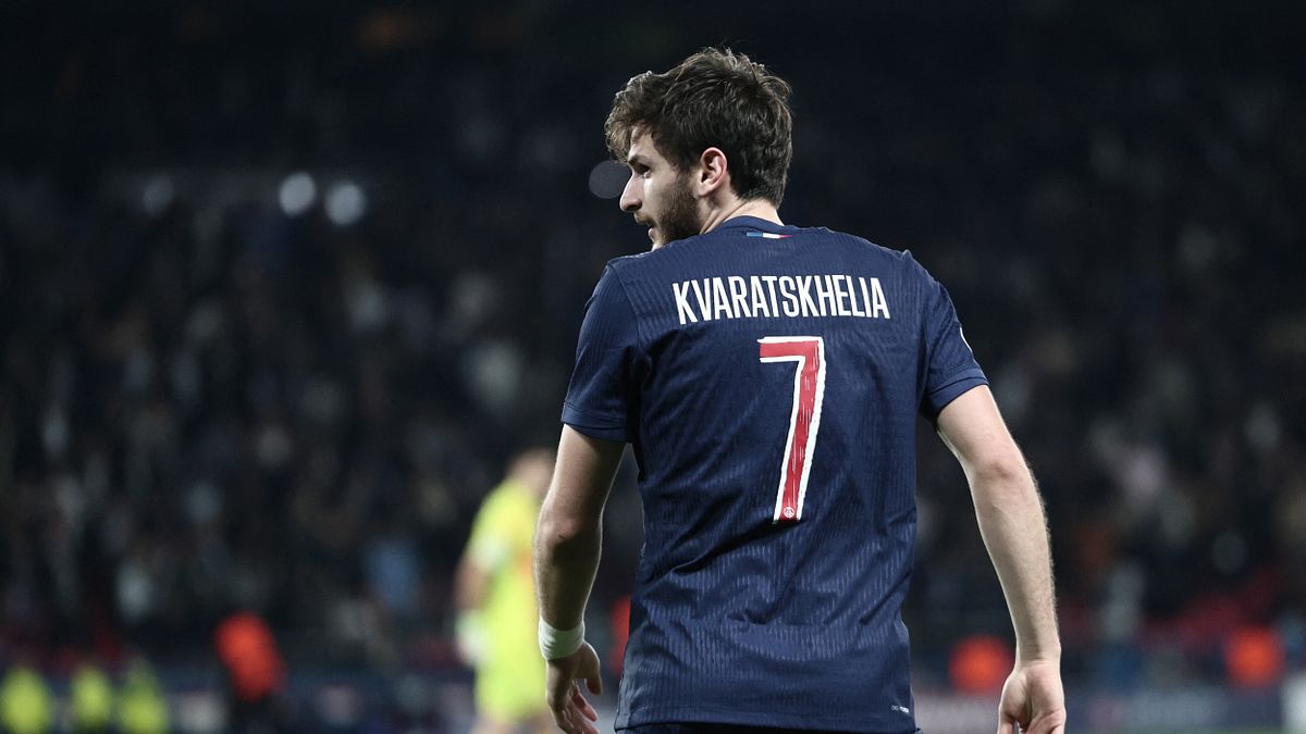 Kvara: "Psg ha grandi attaccanti, sogno di vincere la Champions"