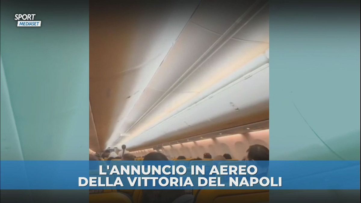 Il Napoli batte il Torino: l'annuncio in aereo ai passeggeri-tifosi