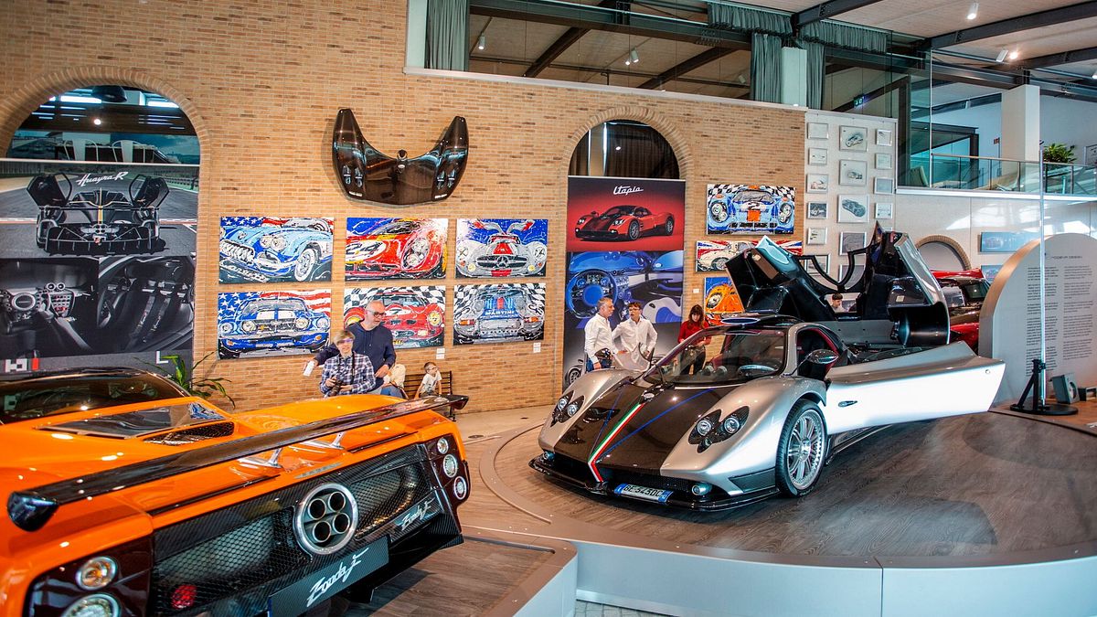 L’artista “KNULP MOTORSPORTS ARTIST” in mostra al Museo Horacio Pagani