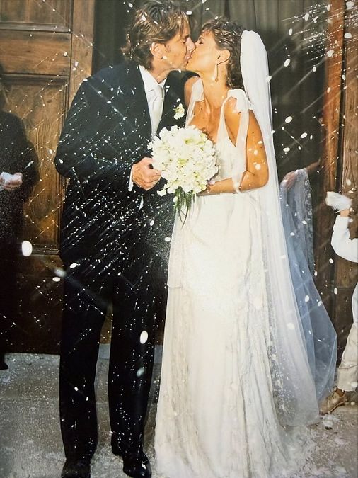 Martina Colombari, il carosello social celebra i 22 anni di matrimonio ...