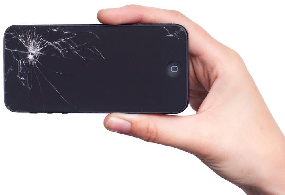 Basta schermi rotti degli smartphone. Arriva il nuovo “vetro ...