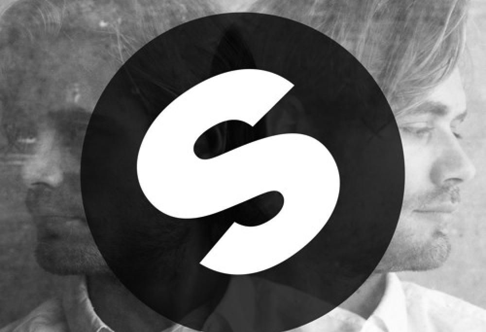 Breaking The Doors - Radio 105