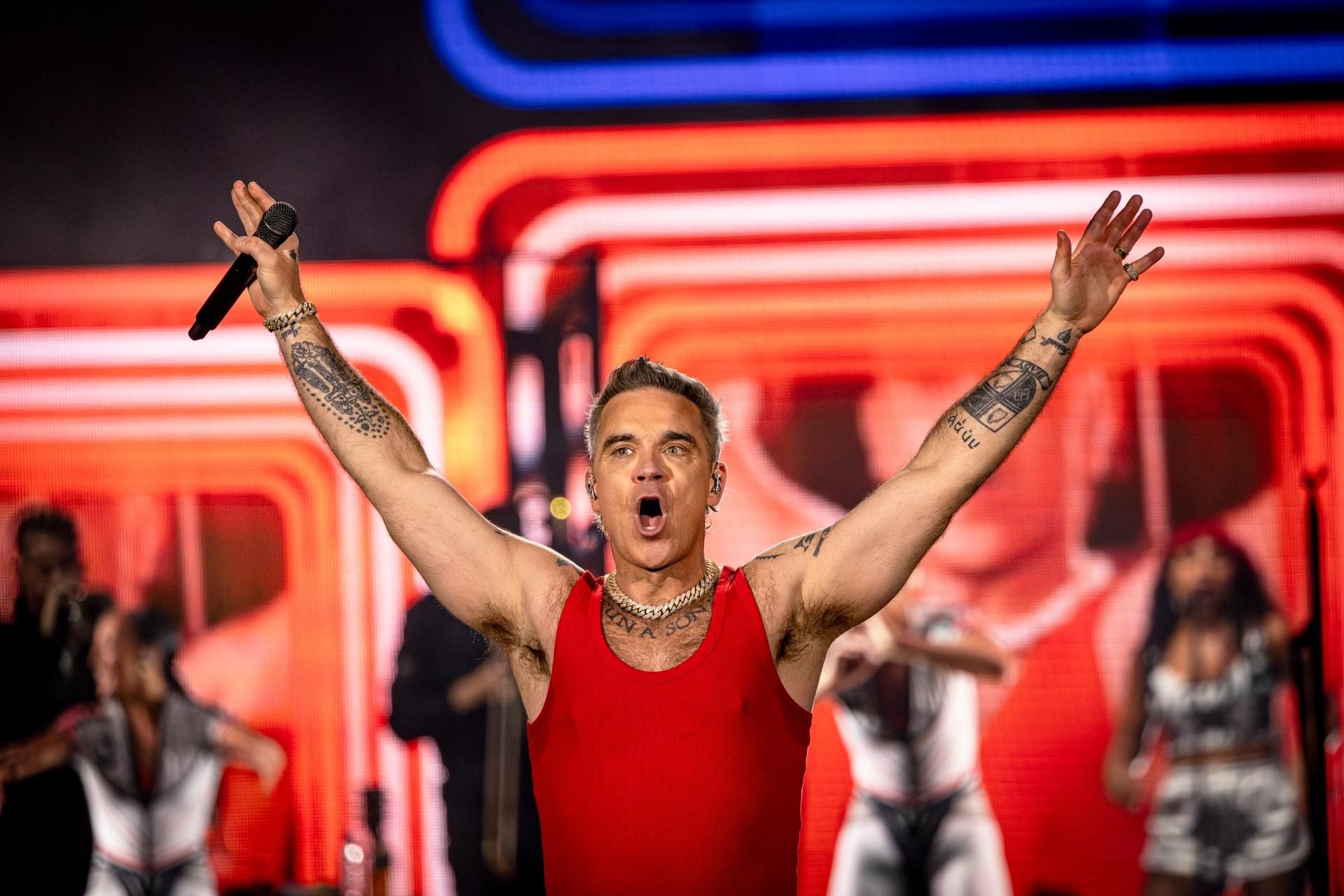 Robbie Williams batte un record dei Beatles - R101