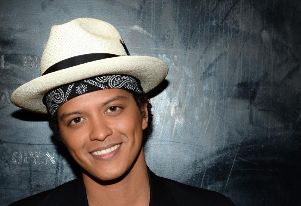 100.000 dollari, una signora romantica e Bruno Mars: storia di una ...