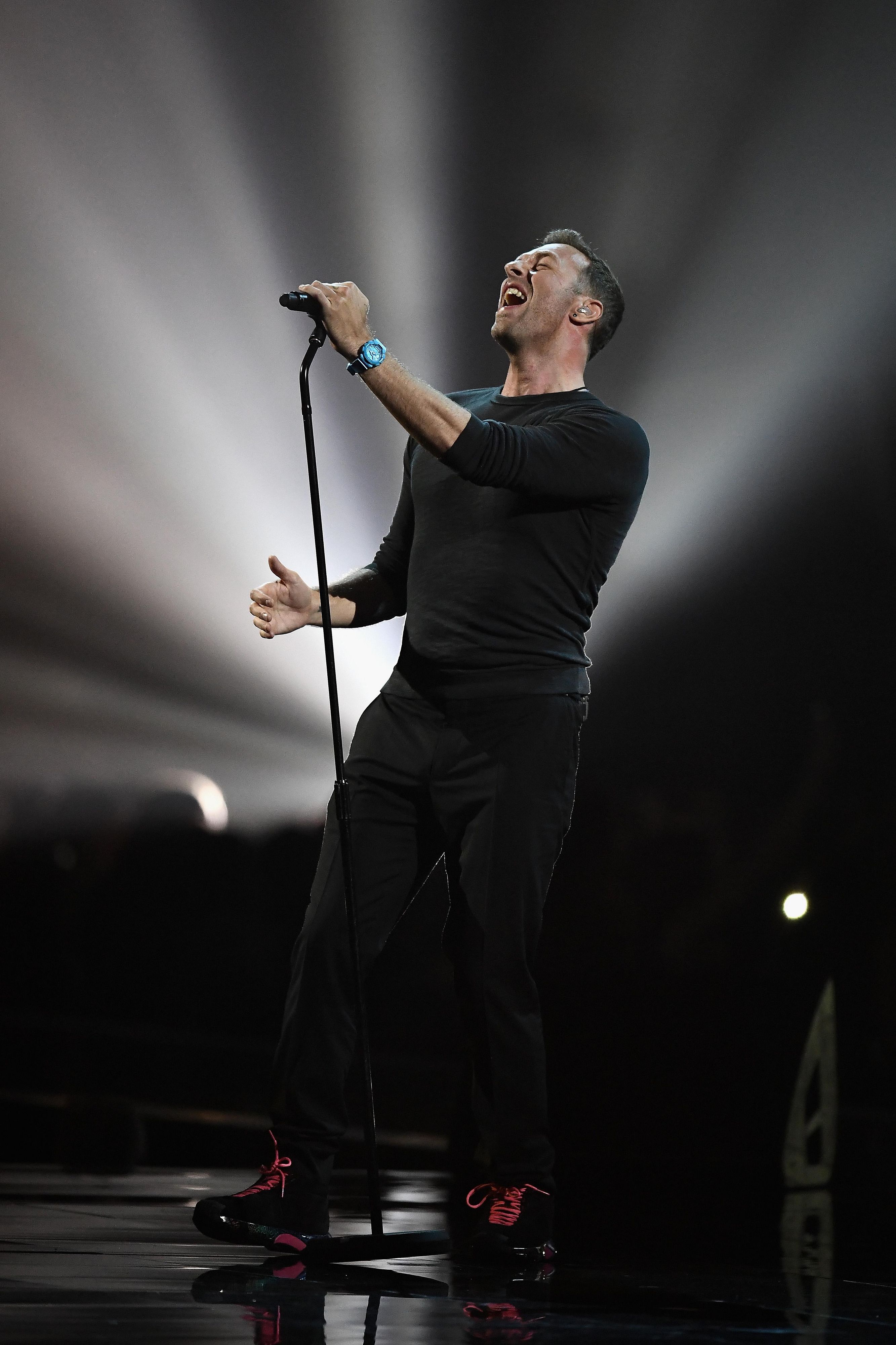 Brit Award: premi per Adele e David Bowie, e Chris Martin canta George ...