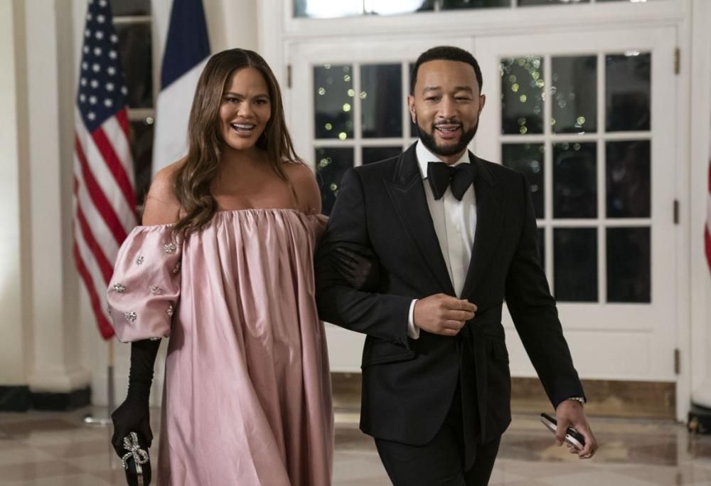 John Legend e Chrissy Teigen felici per la nascita del terzo figlio ...