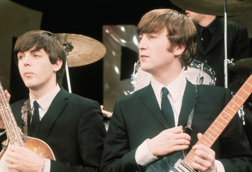 John Lennon: la sua voce ottenuta con l’Intelligenza Artificiale per ...