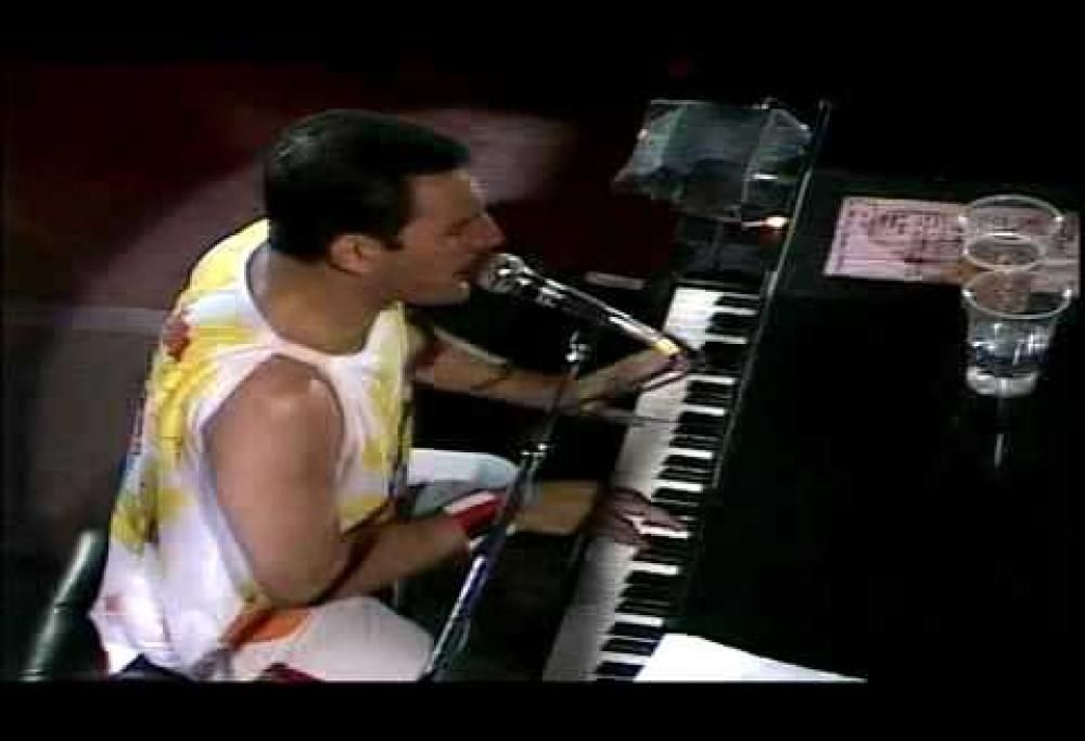 Queen – Bohemian Rhapsody (Live At Wembley Stadium, Saturday 12 July 1986)