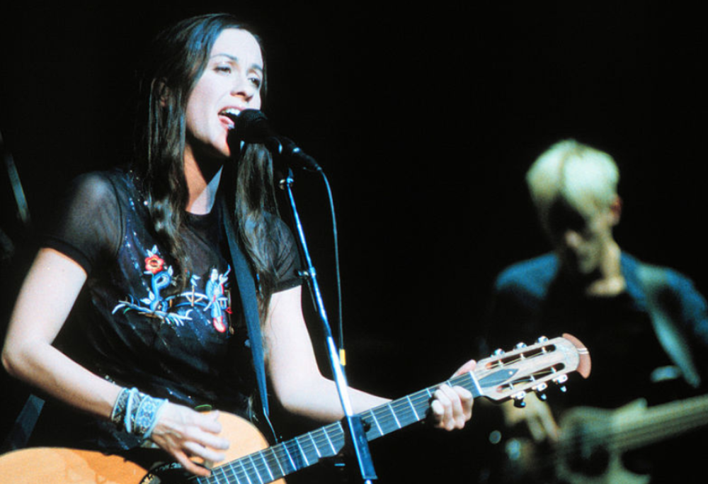 Alanis Morissette pubblica la versione acustica di “Ironic” per i 25 ...